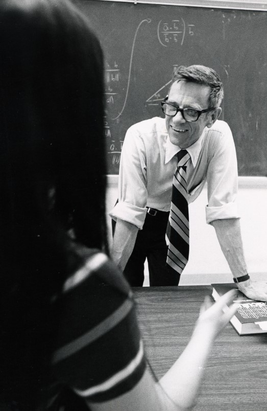 Scholarship Honors Late Professor Emeritus T. Jefferson Smith